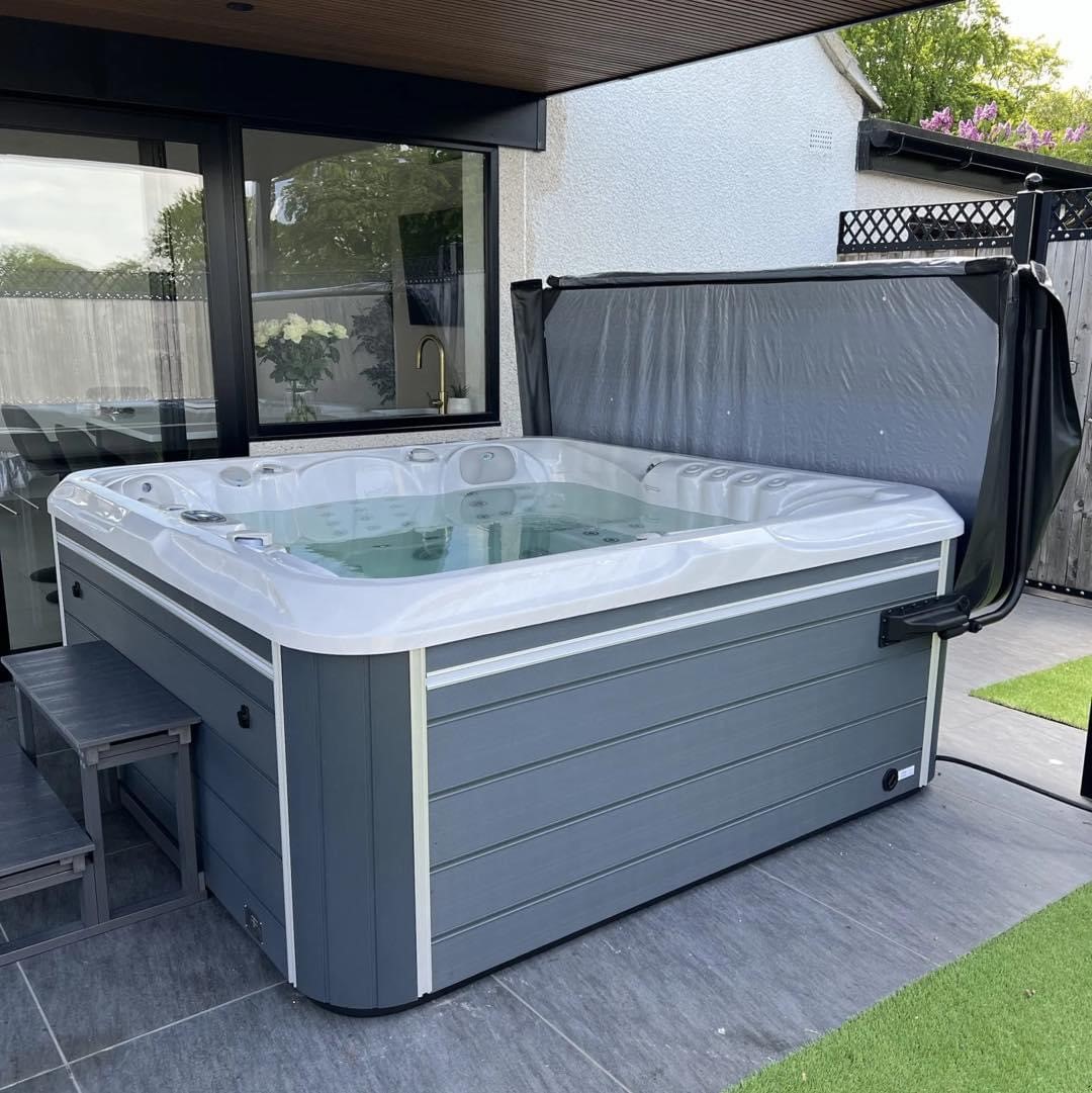 Hot Tub Cover Lifter - Side Mounted | Heavenly Hot Tubs